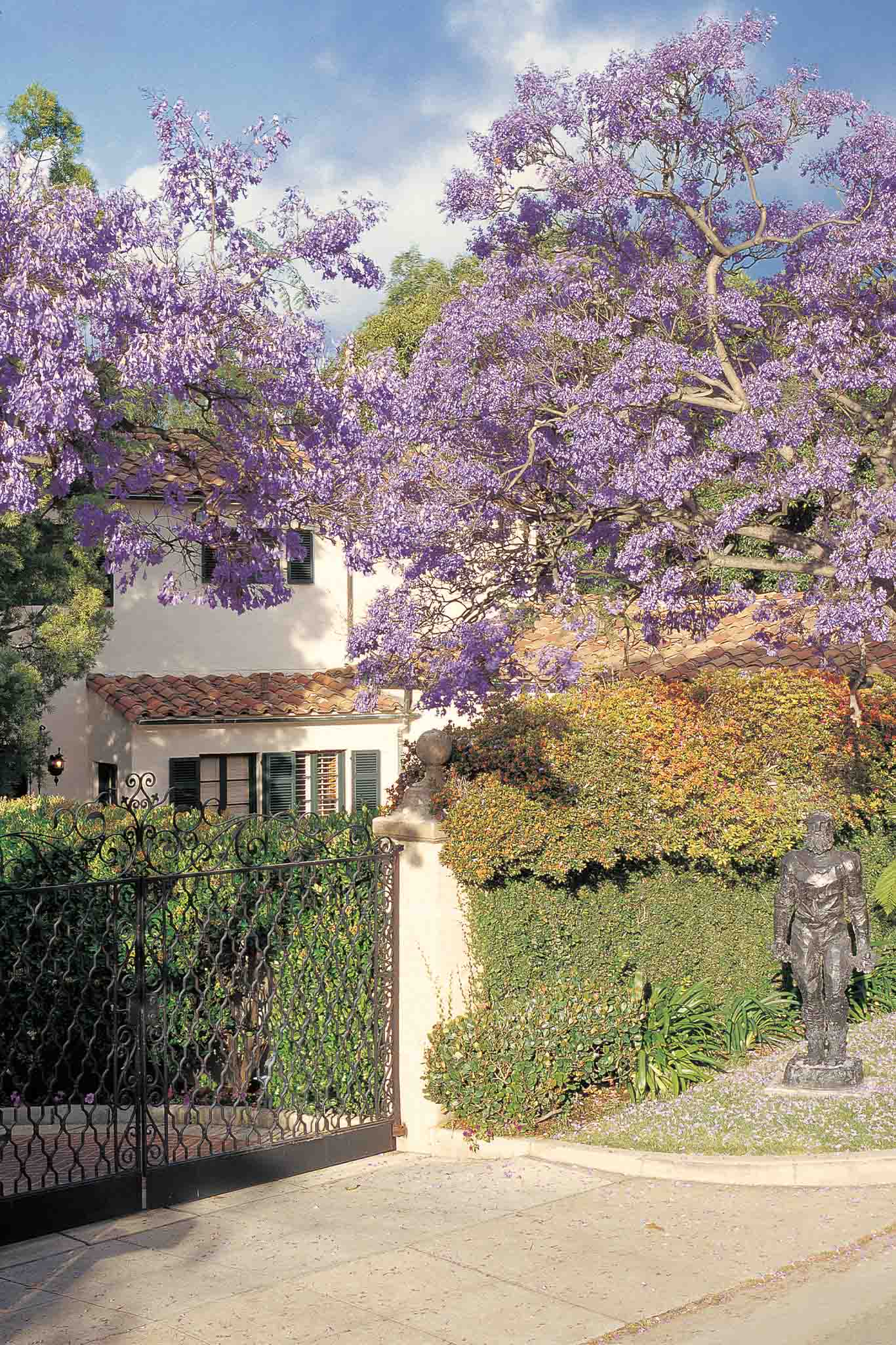 Discover L.A.’s Secluded Art Haven - Waves